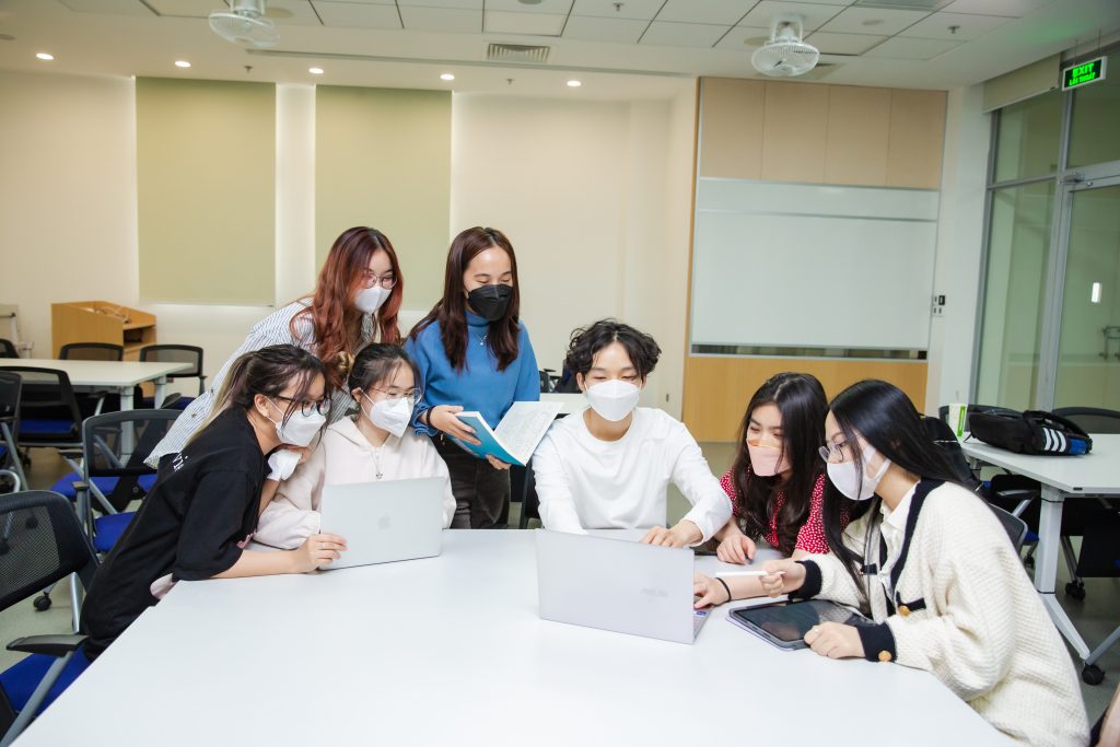 Professionalism for Medical Students from the very First Year of ...