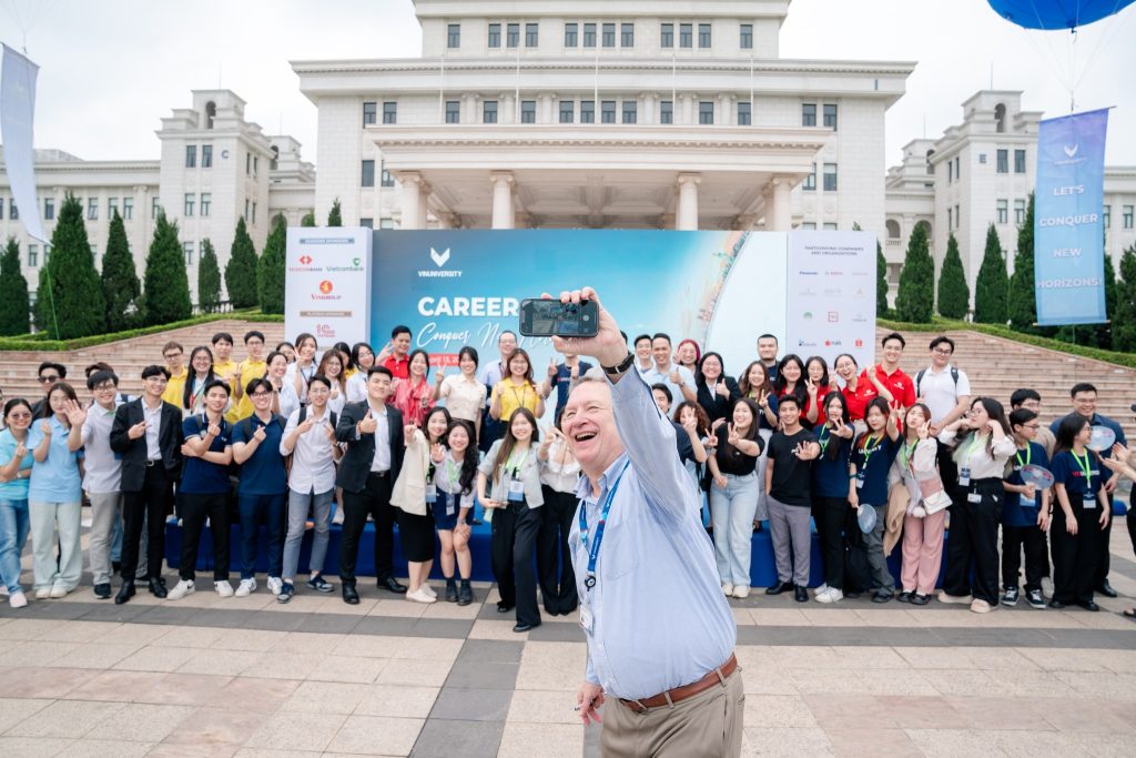 Career Day 2024 and the journey of setting sail into the sea - VinUni